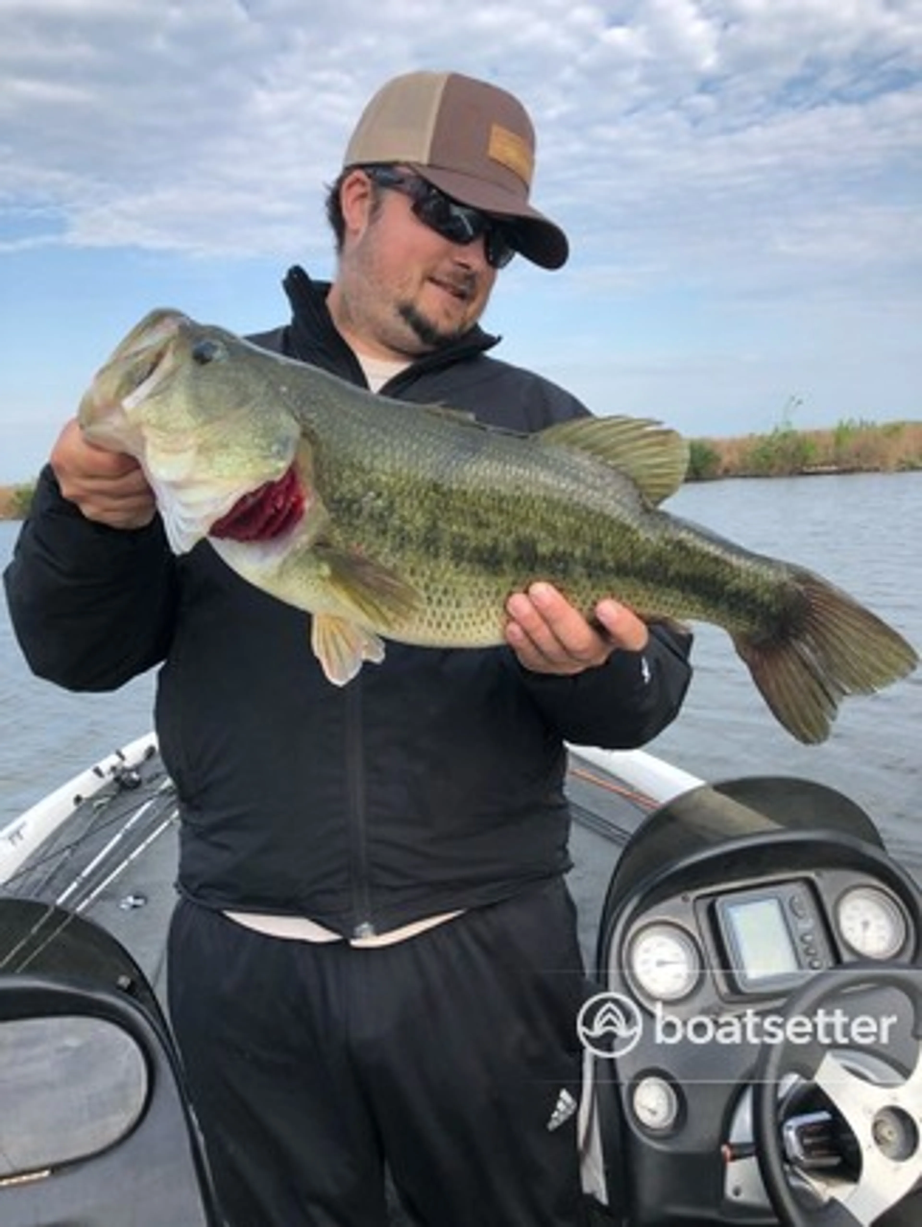 Rent a Stratos Boats 294 Pro XL w/VZ200TLR in Kewadin, MI on Boatsetter