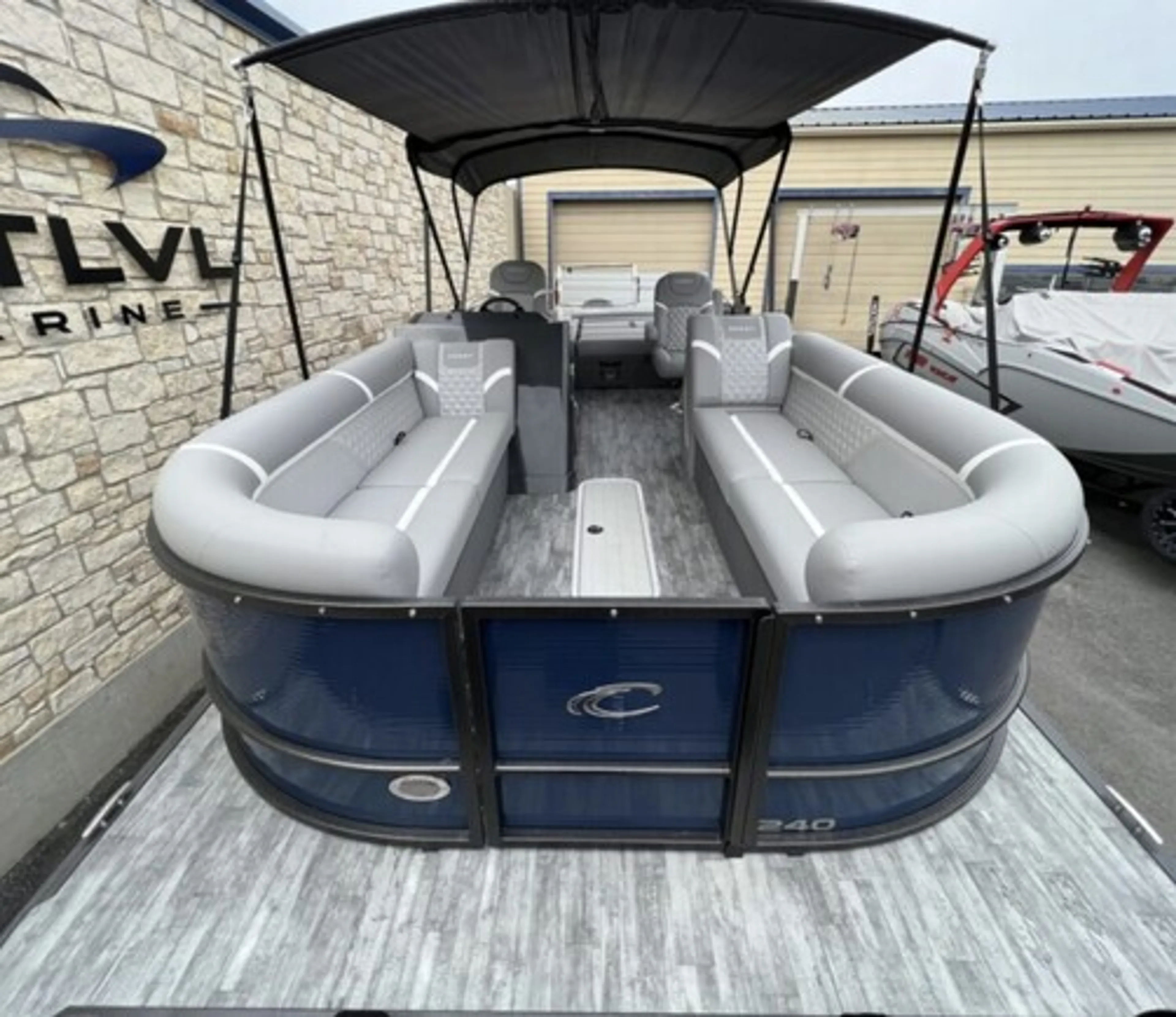 Rent a CREST PONTOONS CLASSIC PLATINUM 240 SLS in Little Elm, TX on ...